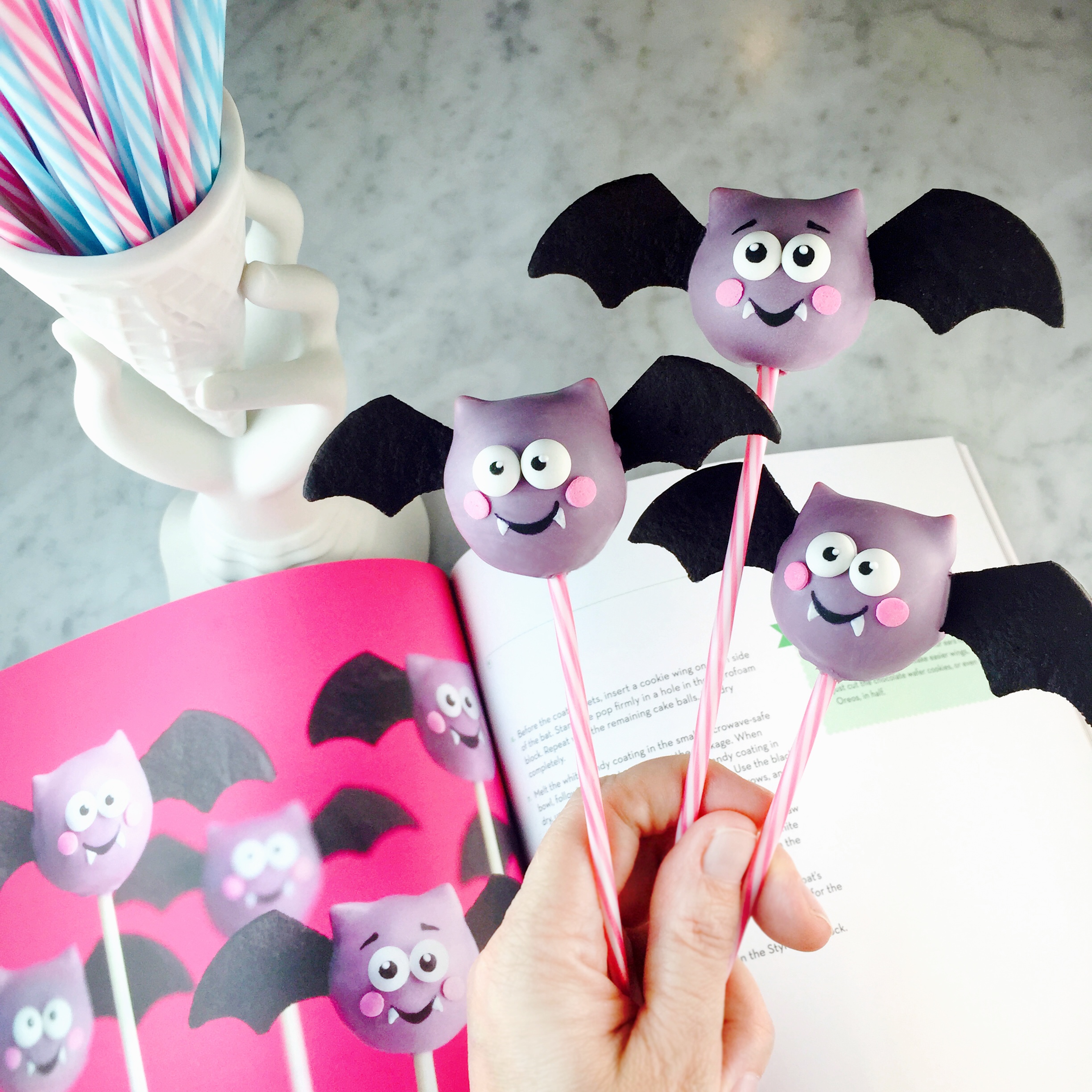 Hooray for Halloween Treats! - Bakerella