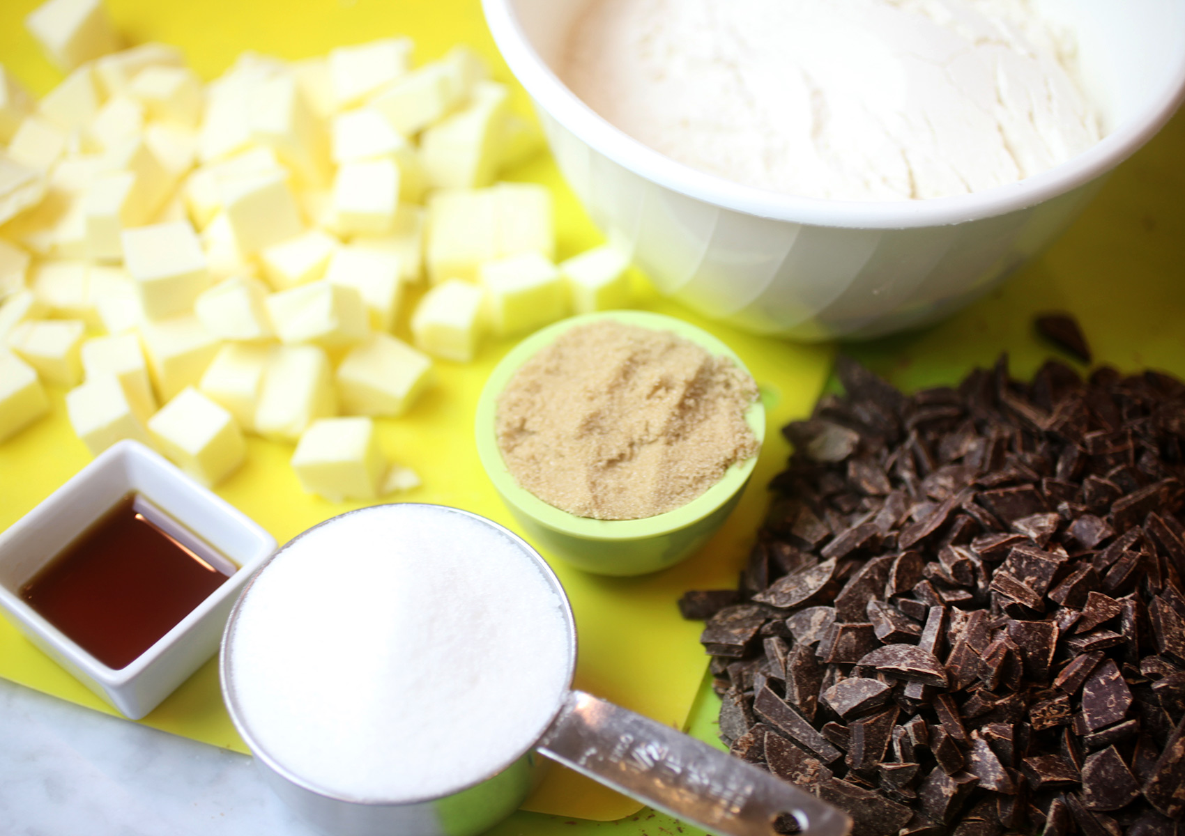 Salted Chocolate Chunk Shortbread Cookies - Bakerella