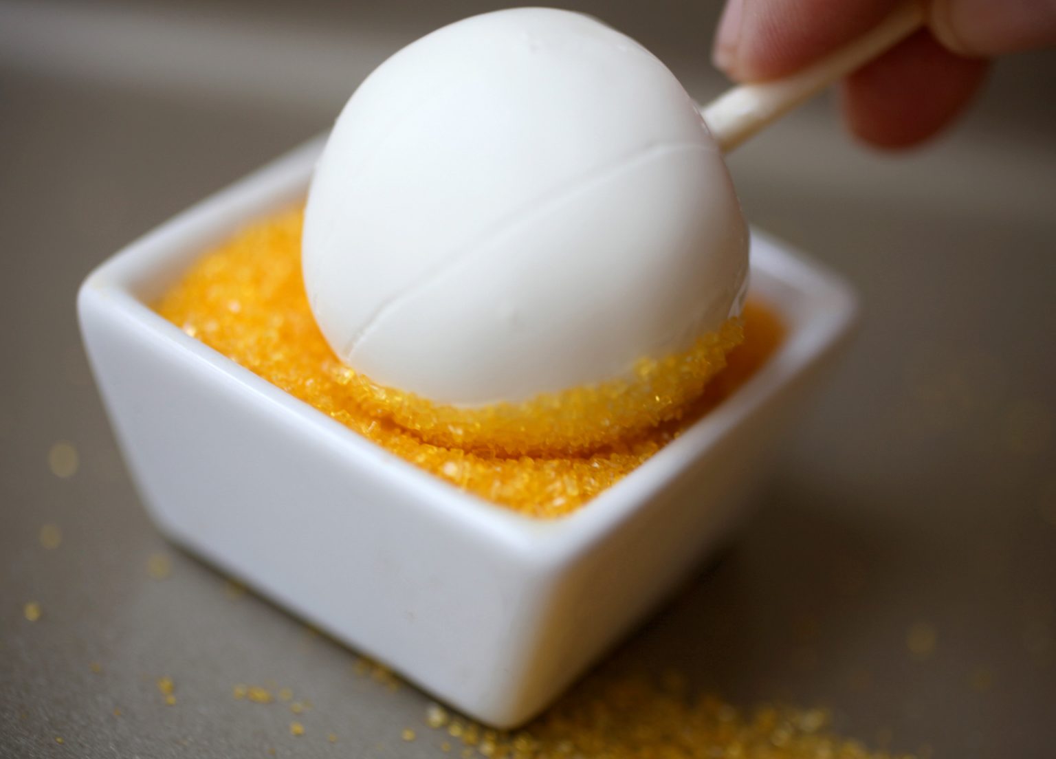 Beach Ball Cake Pops - Bakerella