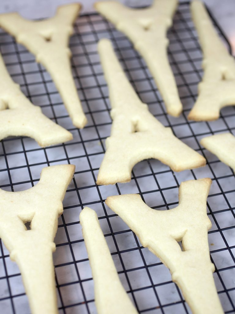 Eiffel Tower Sugar Cookies - Bakerella