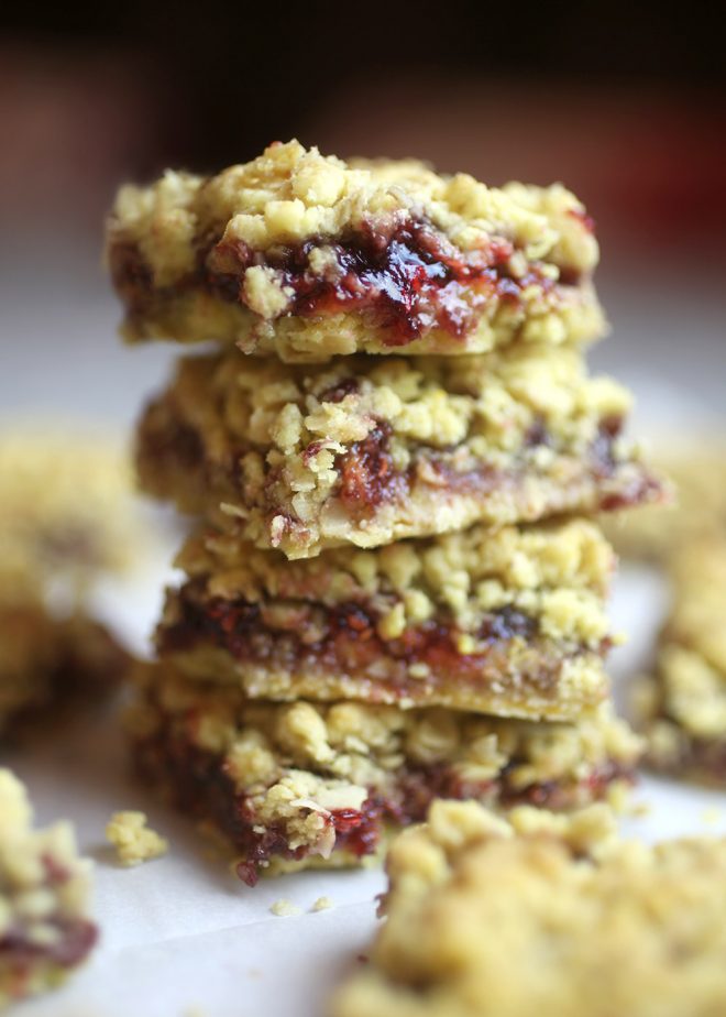 Easy Raspberry Oatmeal Bars - Bakerella