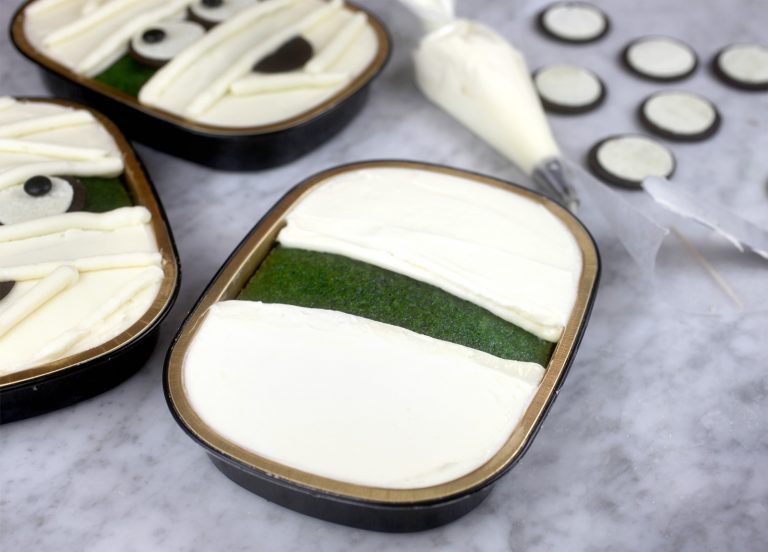 Yummy Mummy Snack Cakes - Bakerella